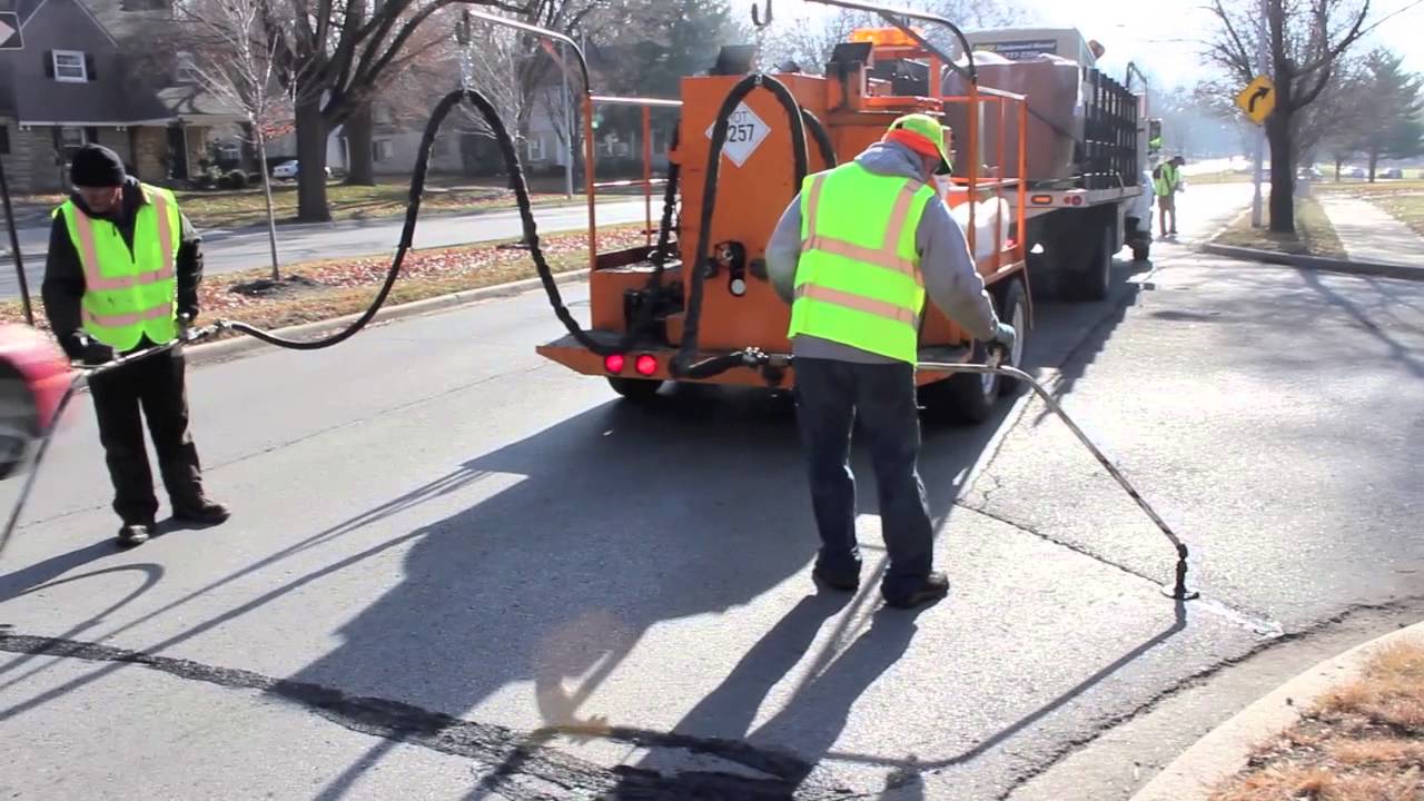 Why Phoenix Roads Need Asphalt Maintenance | SS Paving